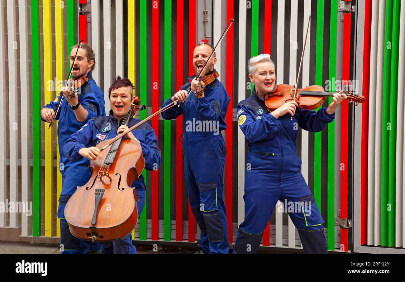 String quartet bowjangles hi-res stock photography and images - Alamy