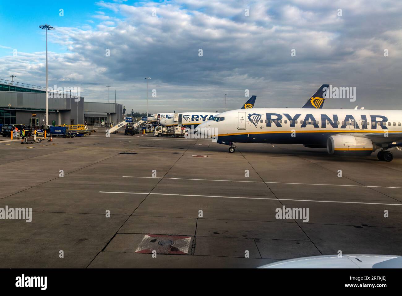 View through plane window Ryanair Boeing 737-8AS planes, London ...