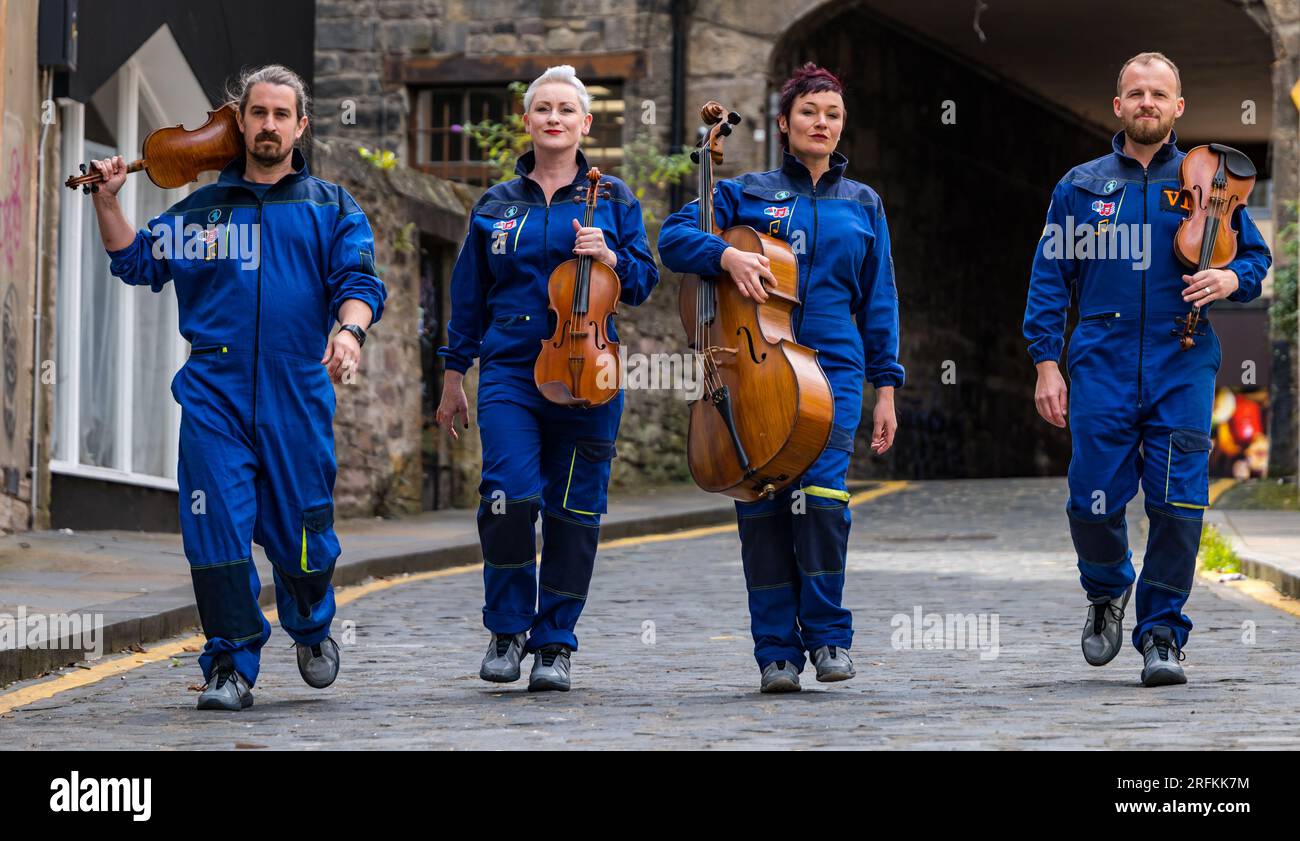 String quartet bowjangles hi-res stock photography and images - Alamy