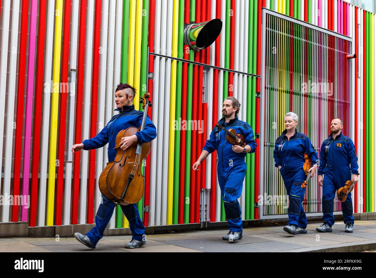 Bowjangles hi-res stock photography and images - Alamy