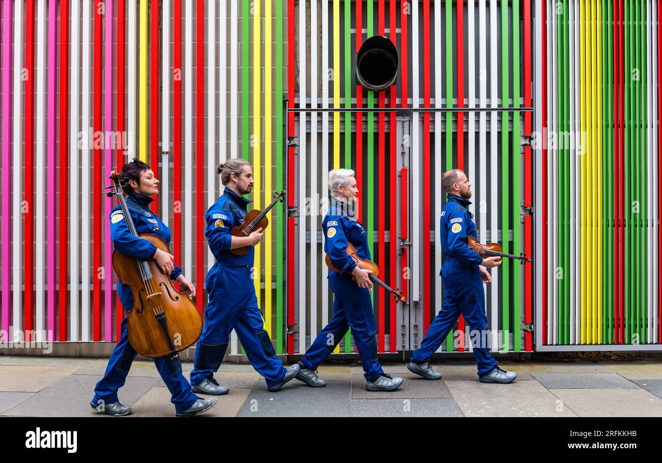 String quartet bowjangles hi-res stock photography and images - Alamy