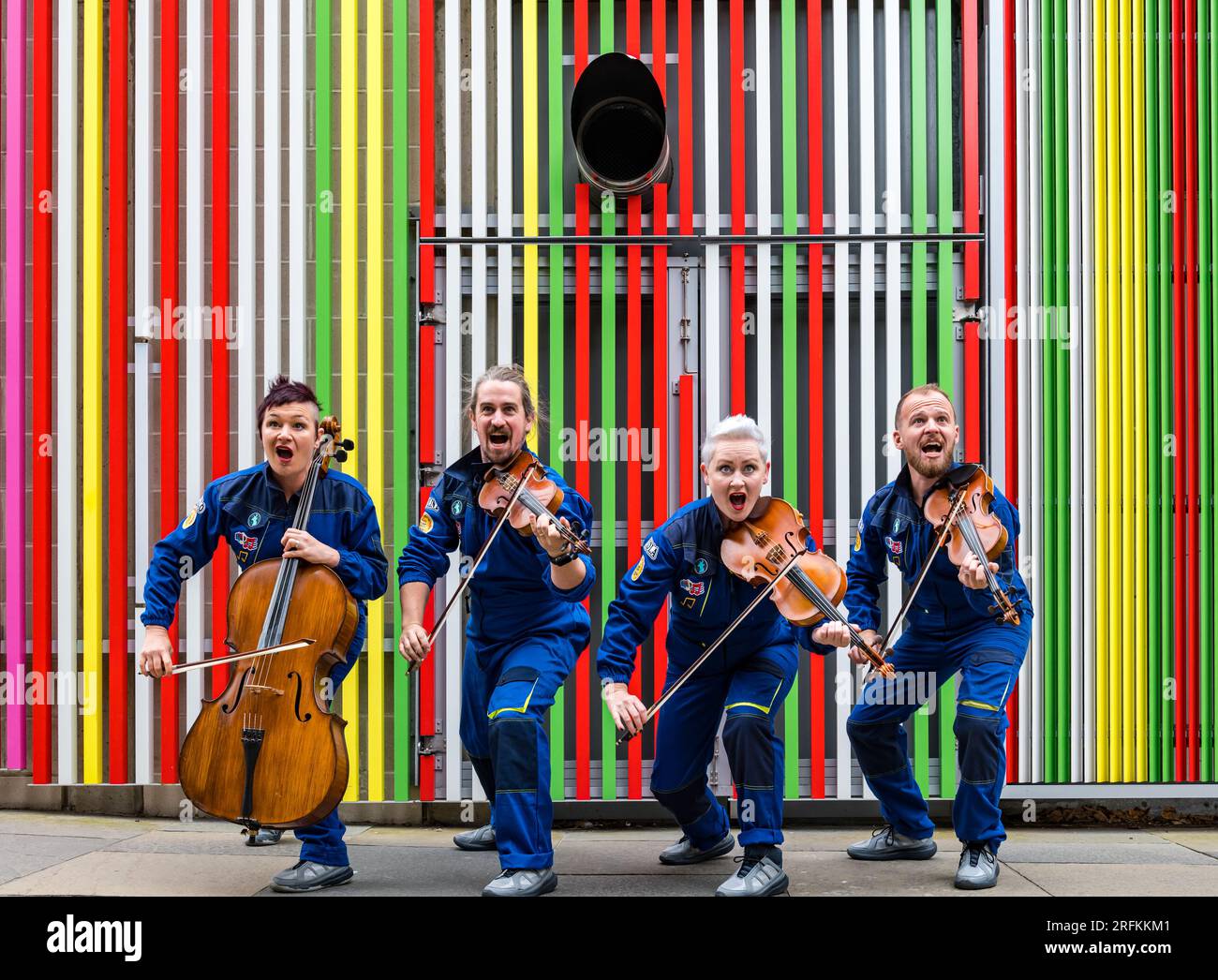 String quartet bowjangles hi-res stock photography and images - Alamy