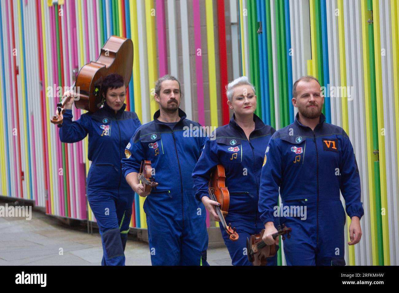 Bowjangles hi-res stock photography and images - Alamy