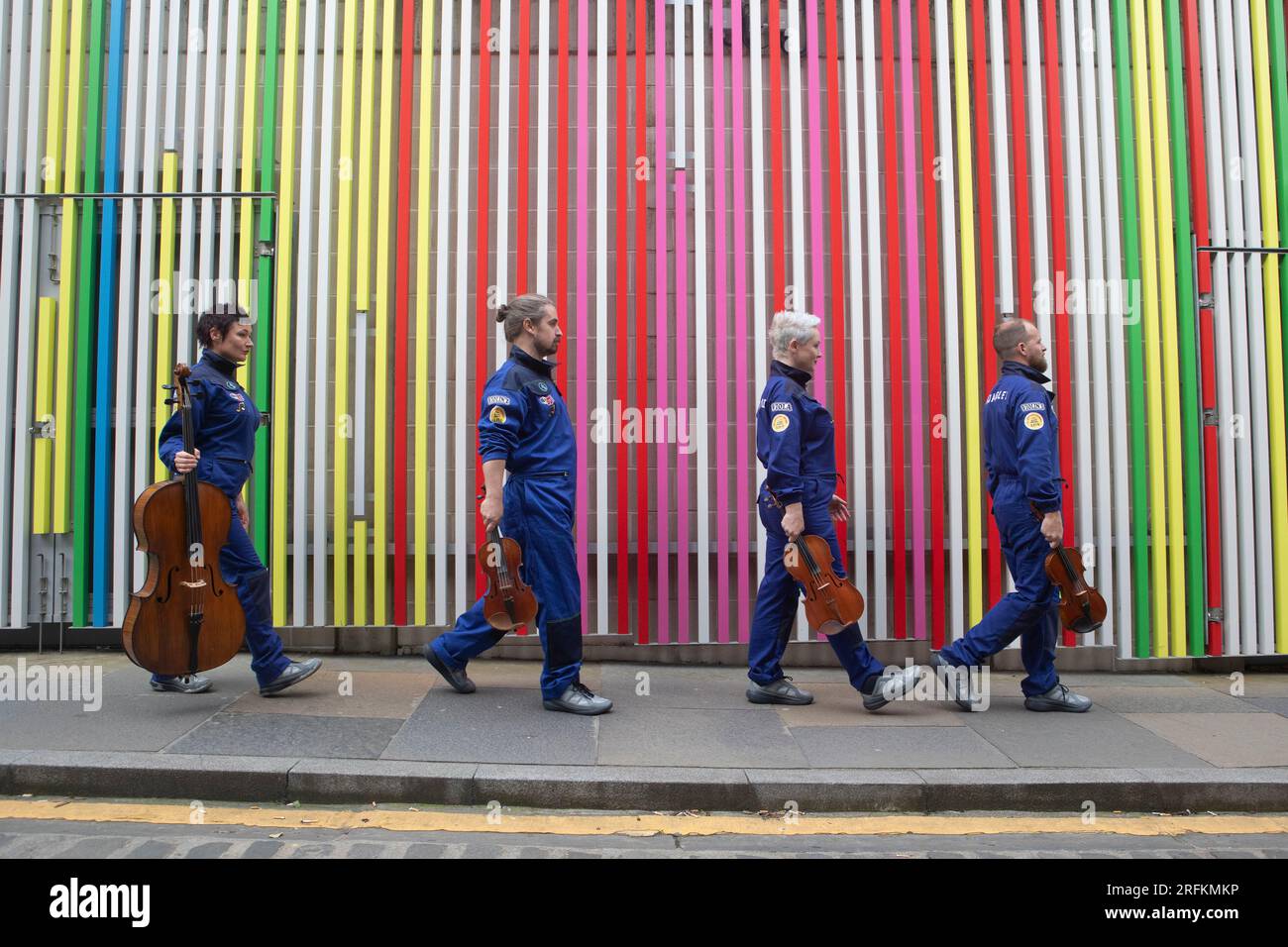 String quartet bowjangles hi-res stock photography and images - Alamy