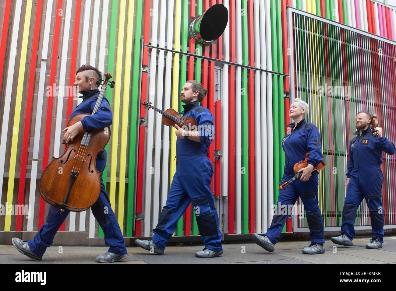 Bowjangles hi-res stock photography and images - Alamy