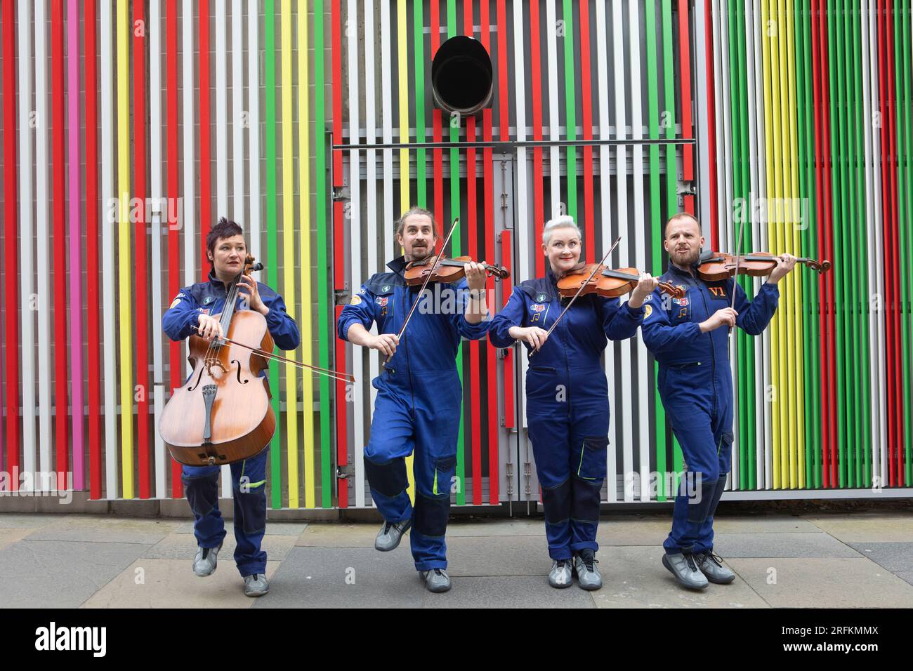 Bowjangles hi-res stock photography and images - Alamy