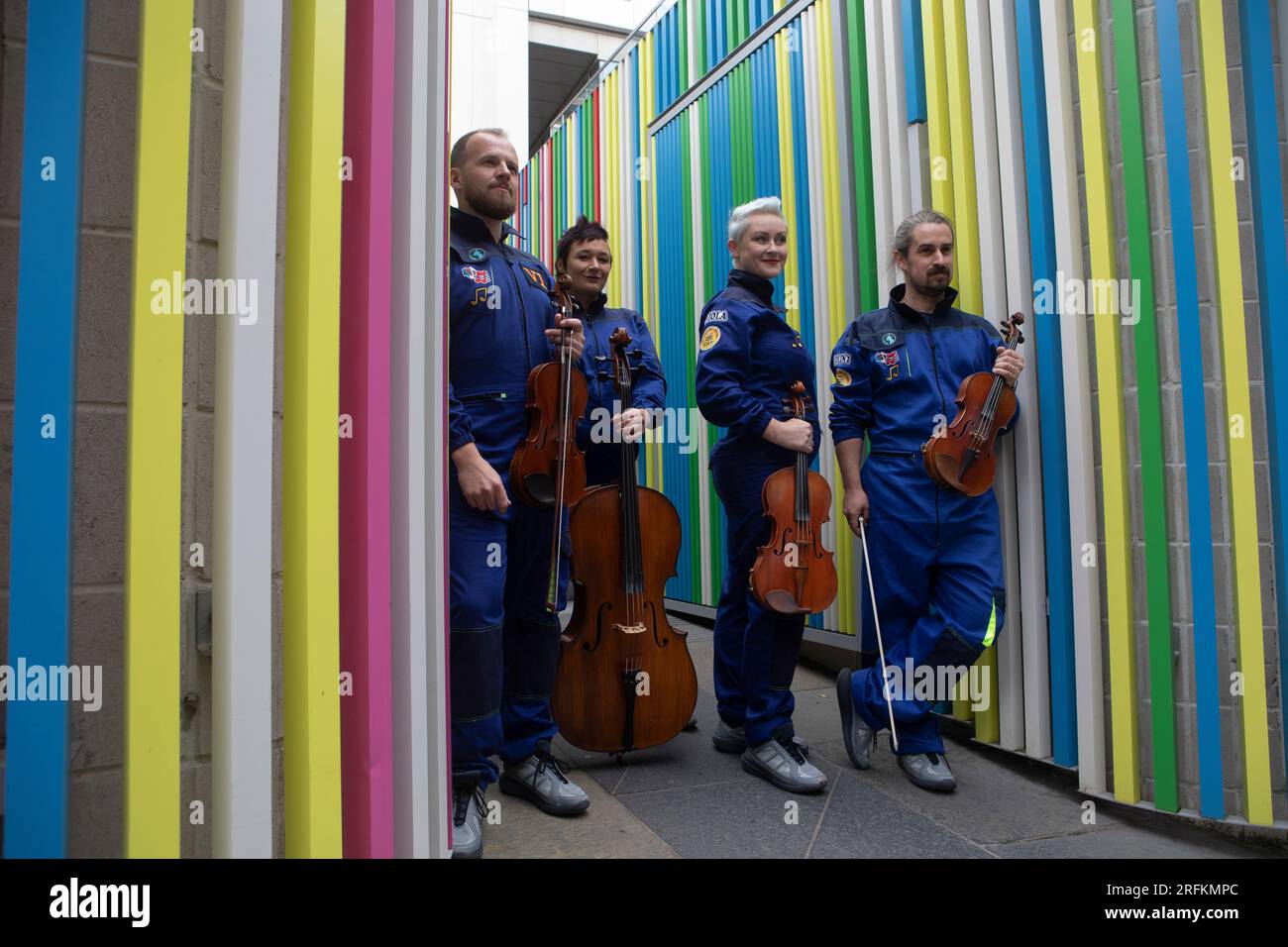 Bowjangles hi-res stock photography and images - Alamy