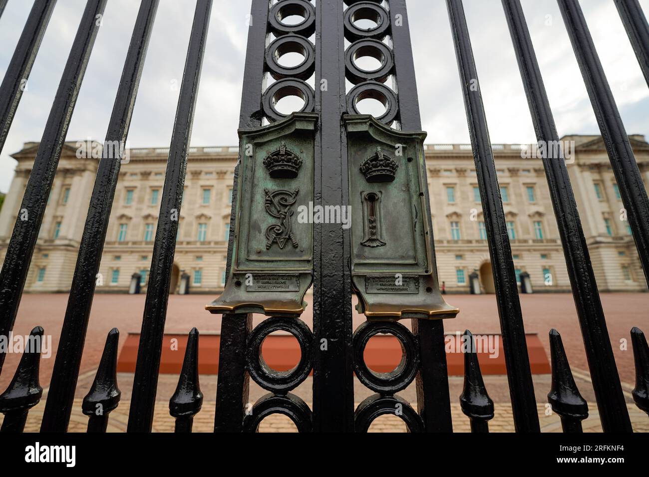 London, England, UK - July 29, 2022. Buckingham Palace gate close up ...