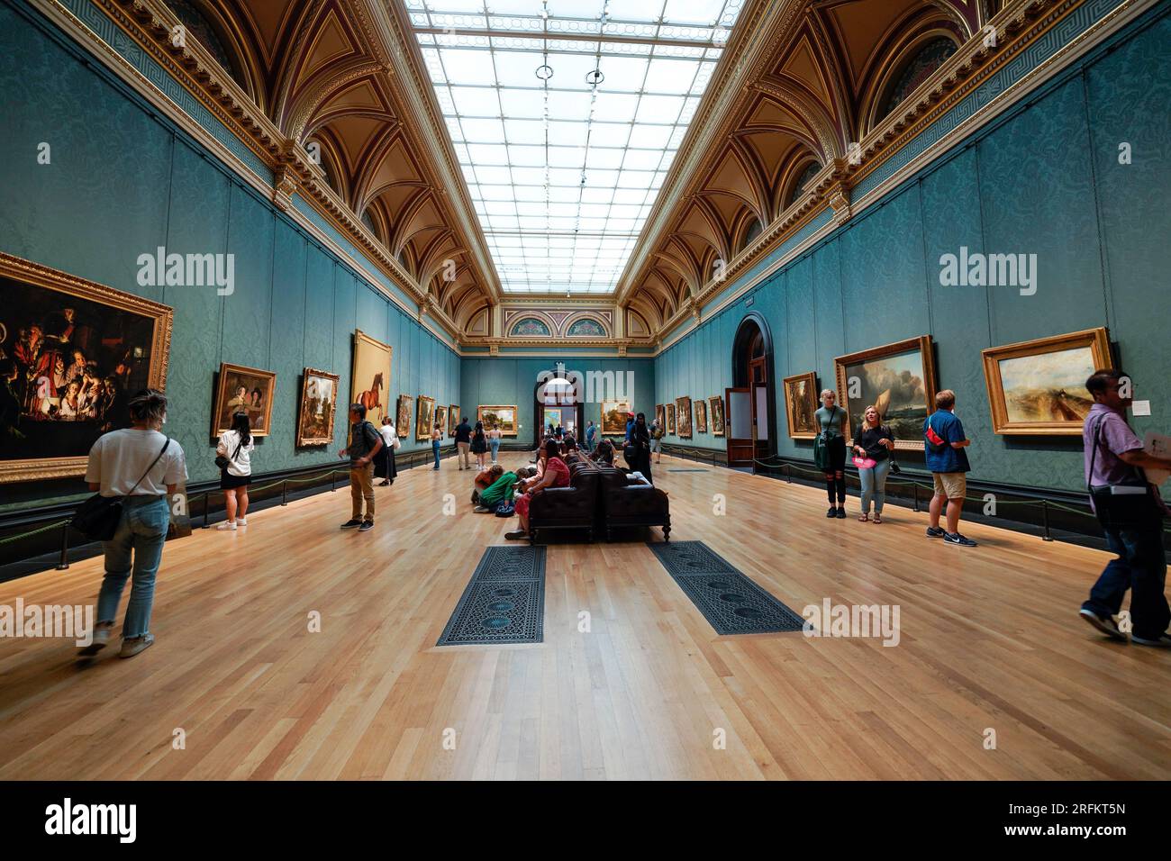 The national gallery london interior hi-res stock photography and ...