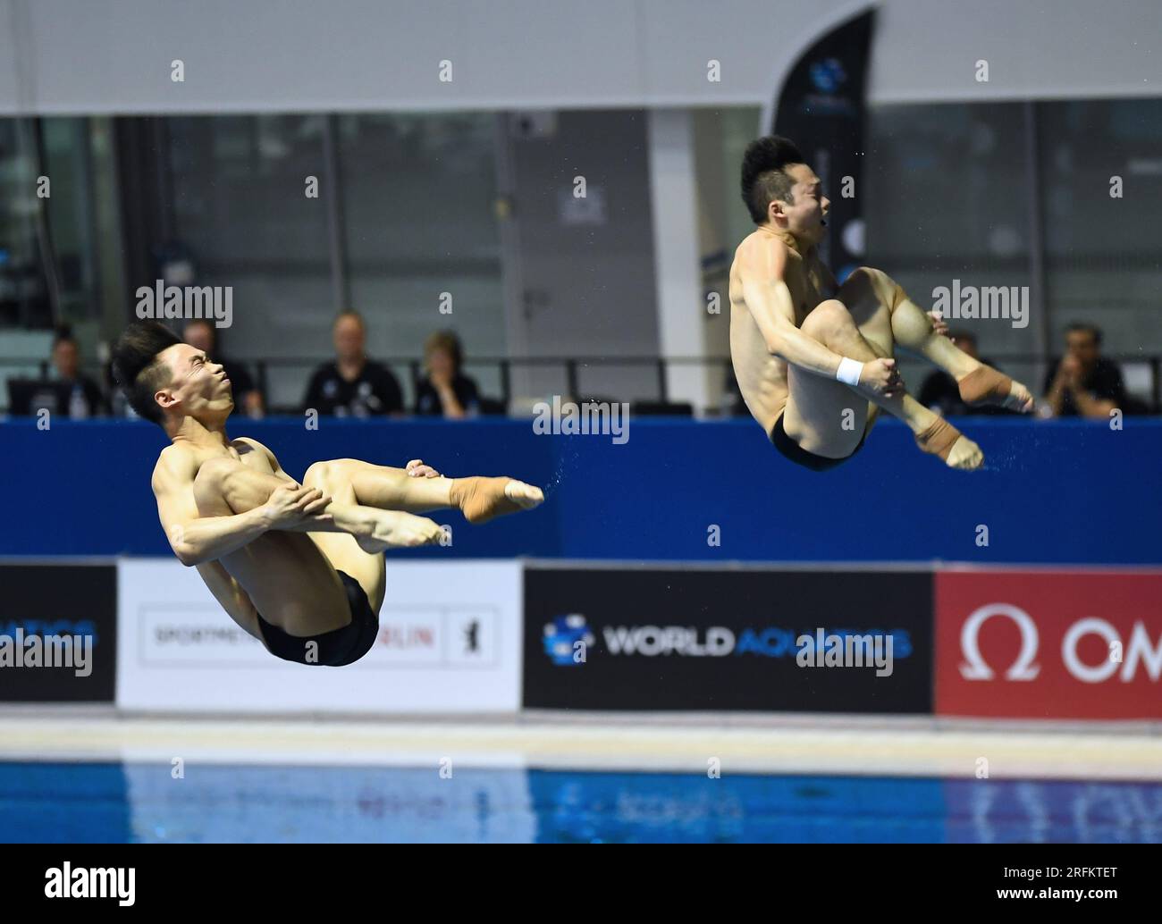 Berlin, Germany. 4th Aug, 2023. Long Daoyi/Wang Zongyuan (R) of China ...