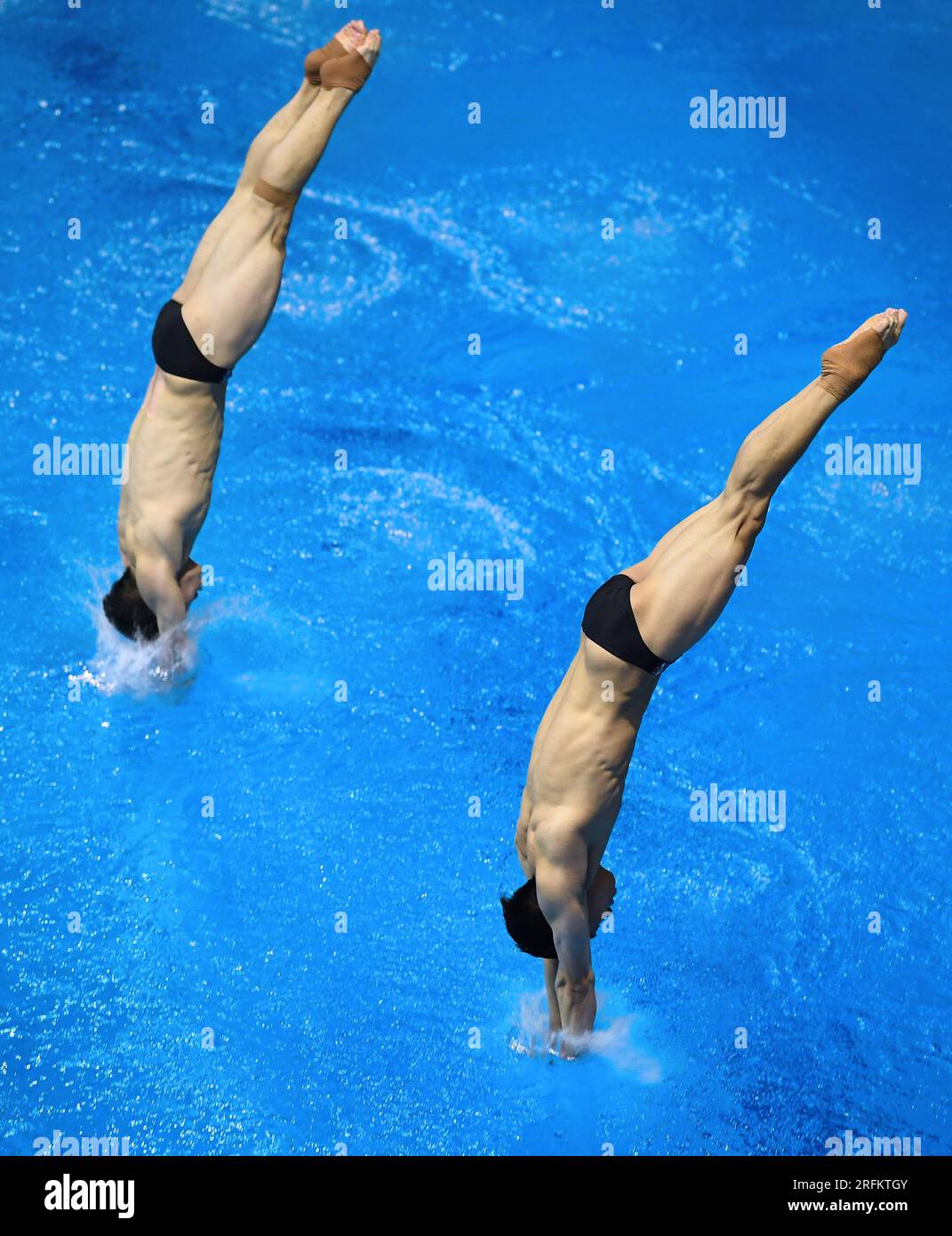 Berlin, Germany. 4th Aug, 2023. Long Daoyi/Wang Zongyuan (L) of China ...