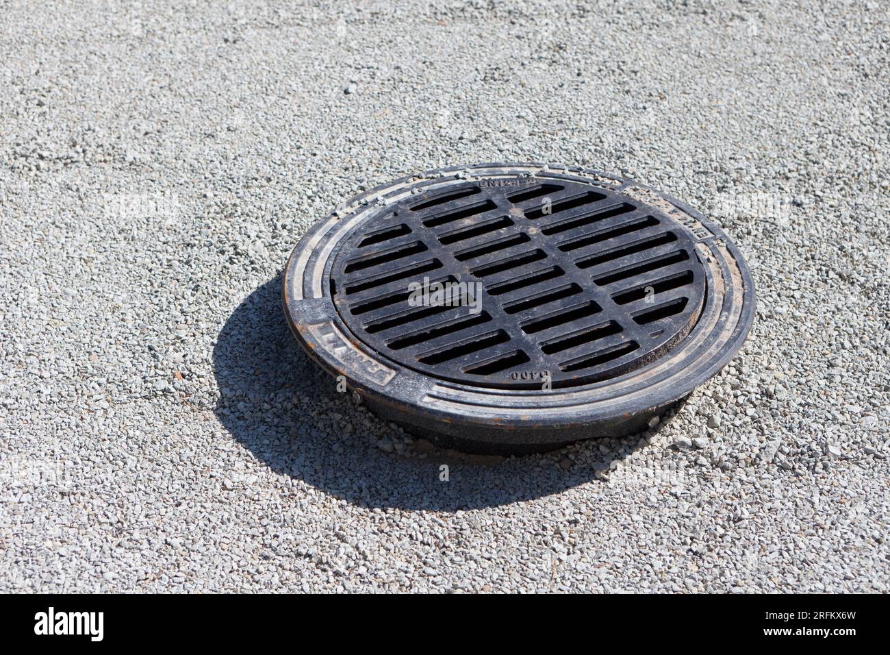 Manhole cover steaming hi-res stock photography and images - Alamy