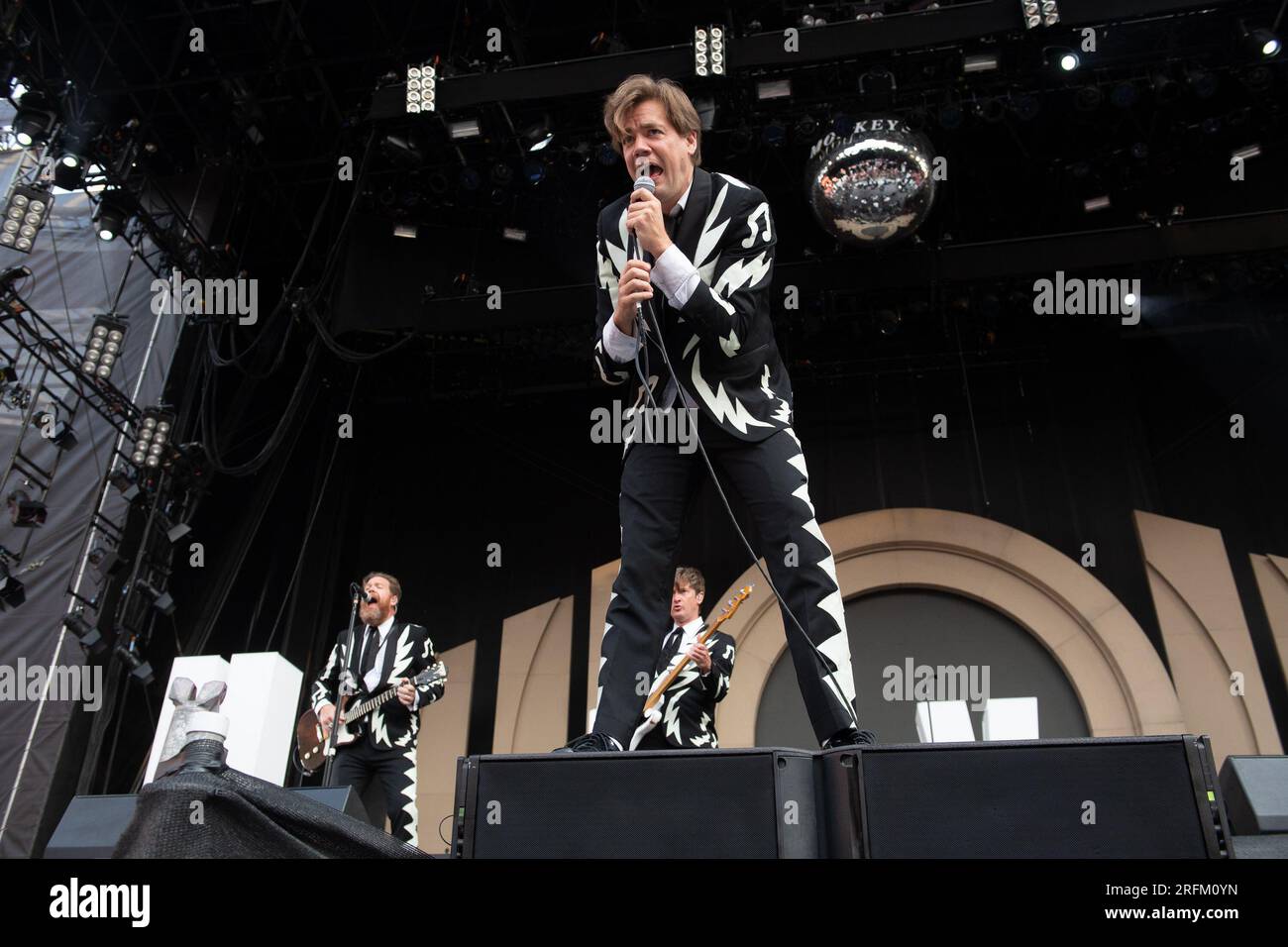 The hives singer hi-res stock photography and images - Alamy