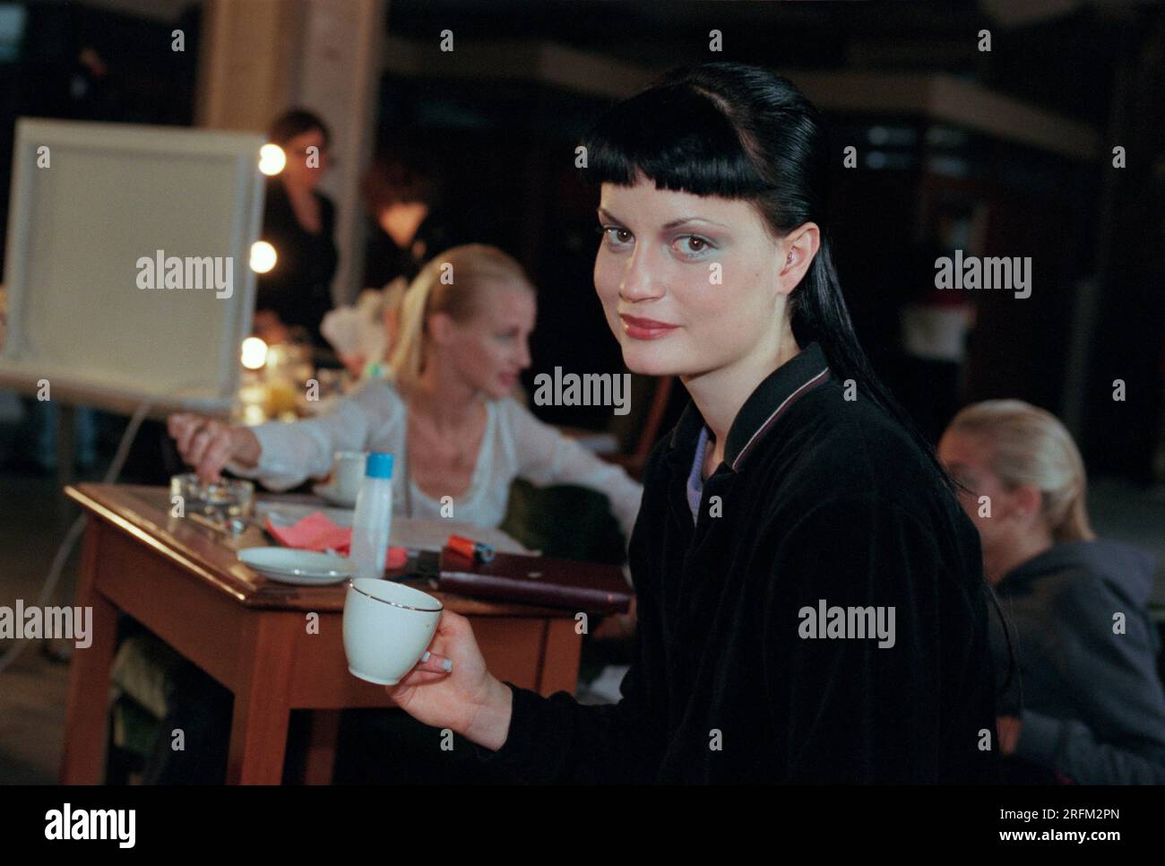 90's models backstage ahead of the catwalk show of British label Ghost ...
