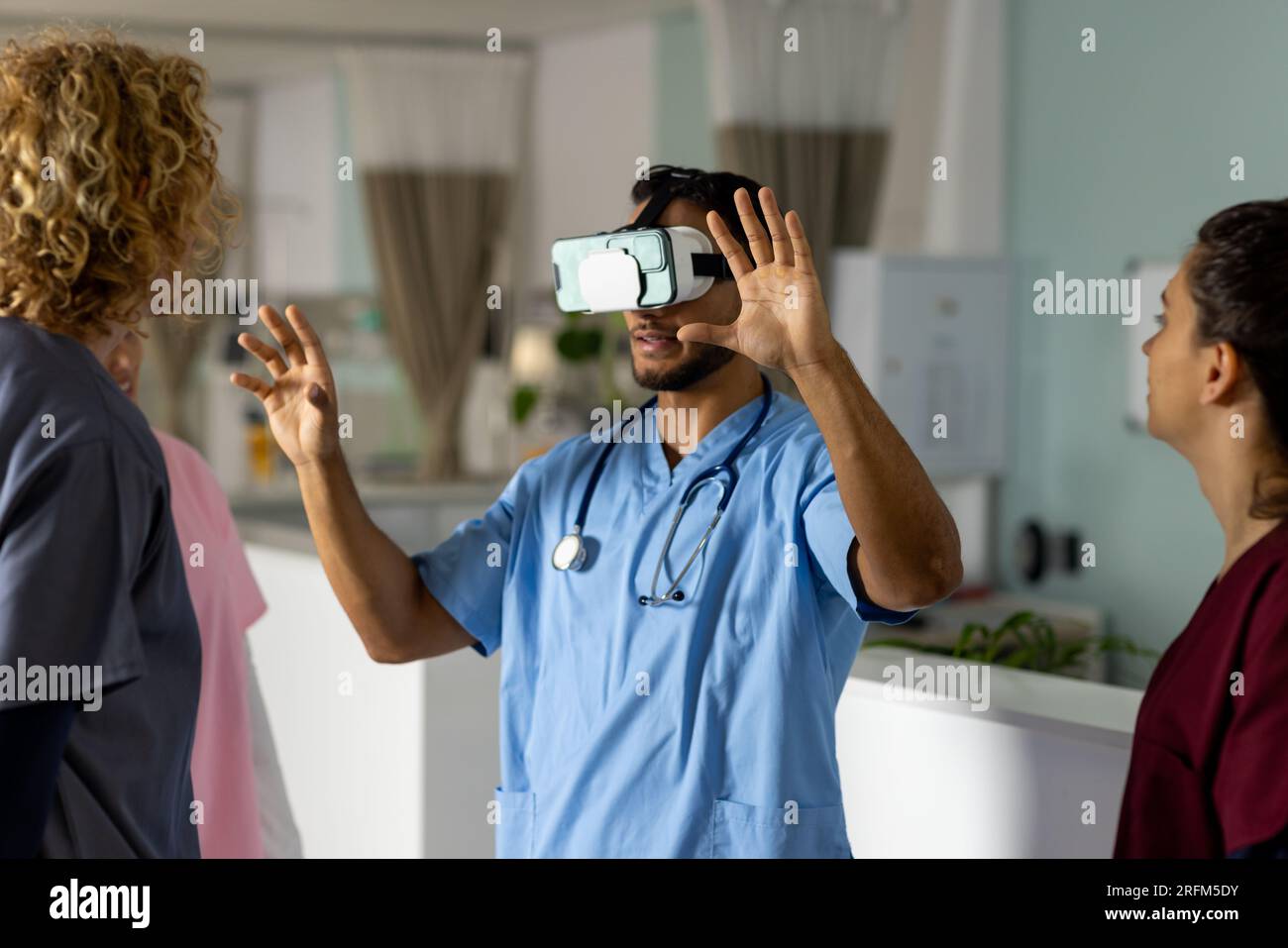 Hospital vr research hi-res stock photography and images - Alamy