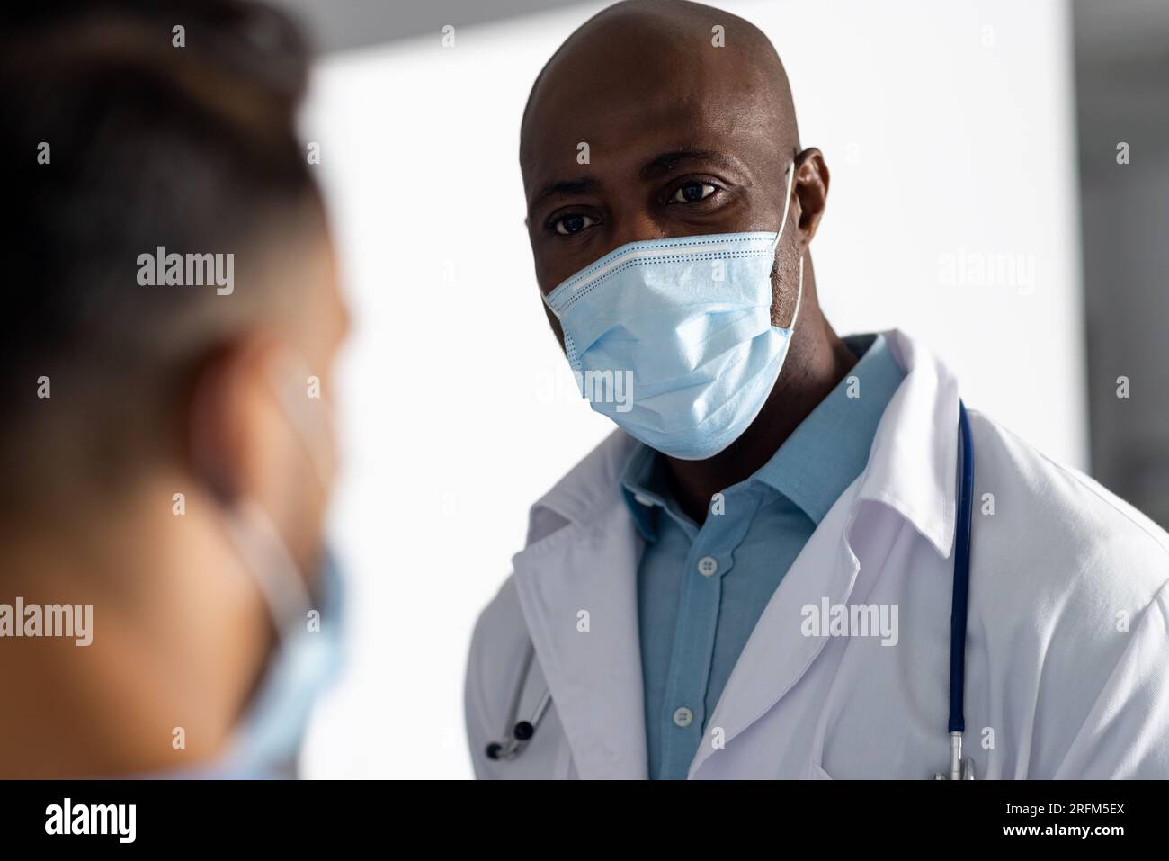 Hospital doctors masks hi-res stock photography and images - Alamy