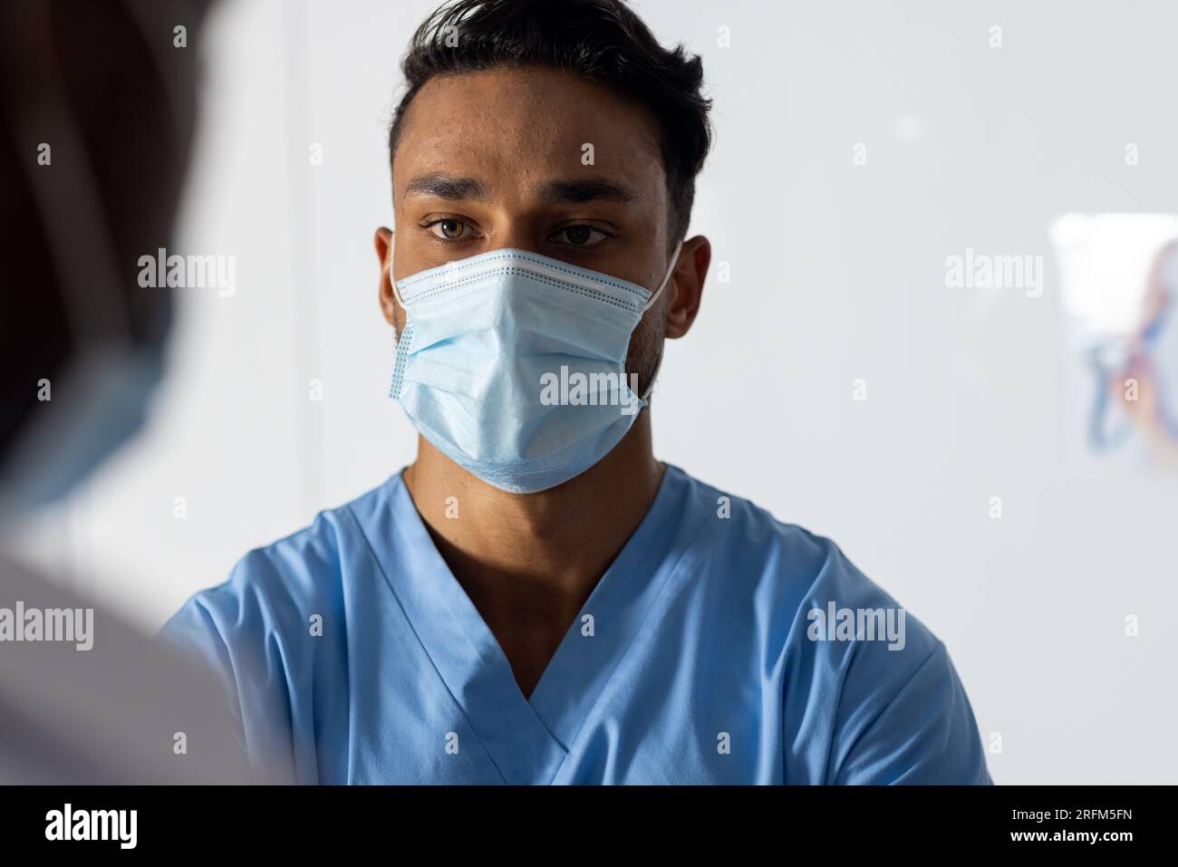Hospital doctors masks hi-res stock photography and images - Alamy