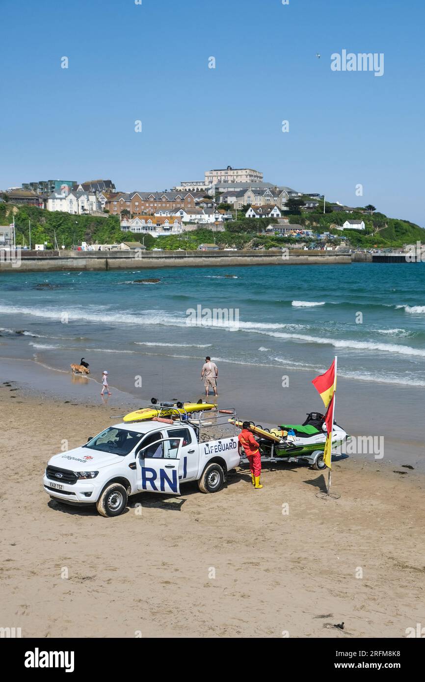 Rnli emergency response vehicle hi-res stock photography and images - Alamy
