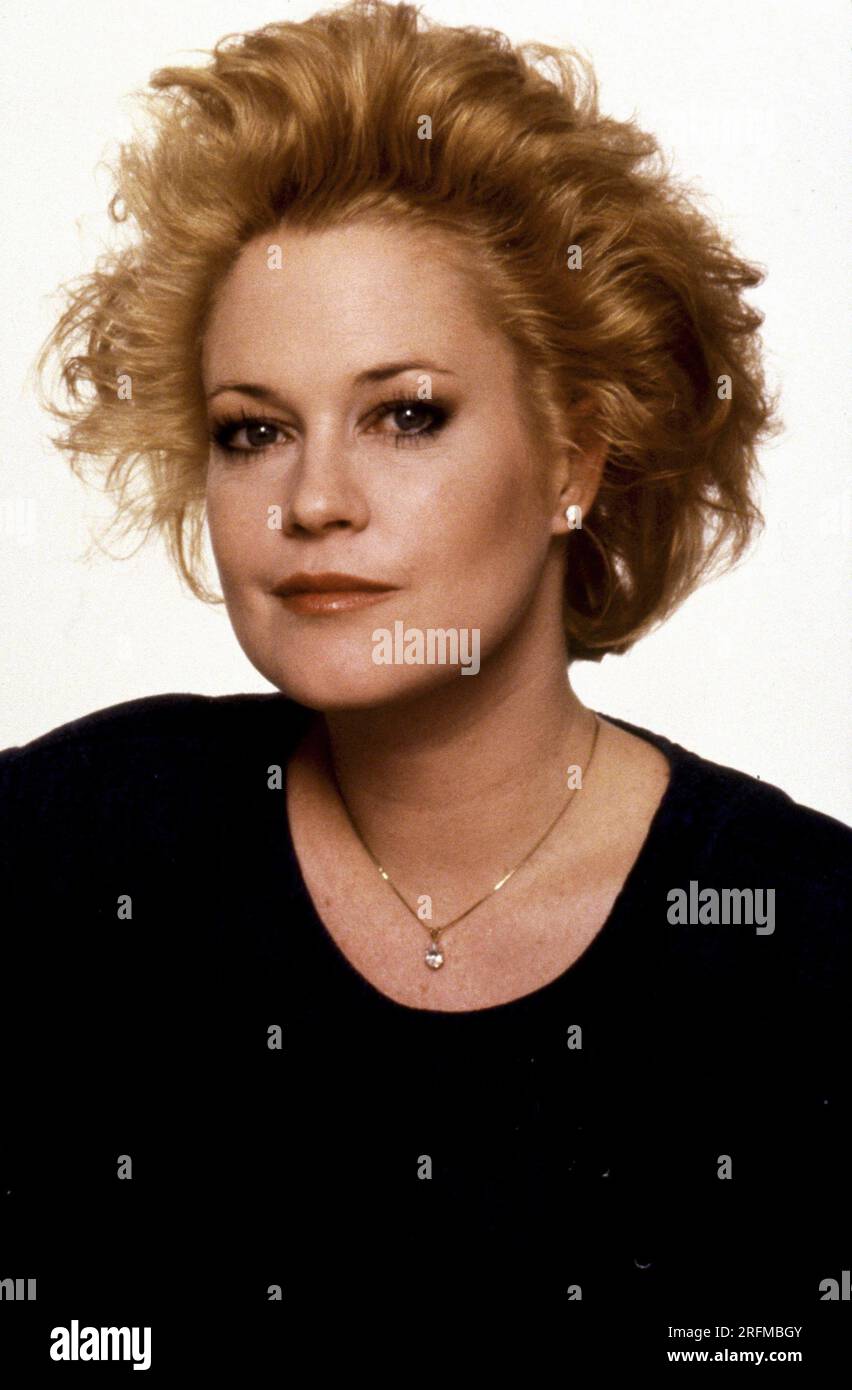 Working Girl Year : 1988 USA Director : Mike Nichols Melanie Griffith ...