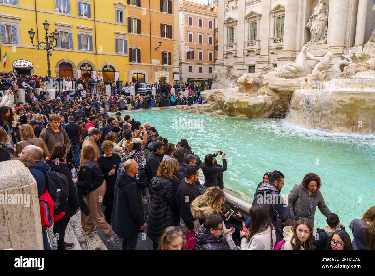 Italy, Rome, Trevi Fountain, crowd of tourists Stock Photo - Alamy