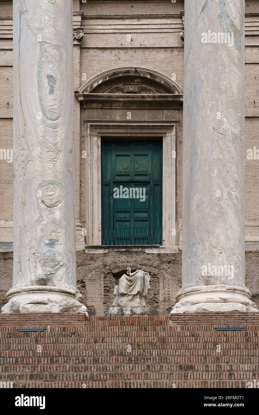 Italy, Rome, Latium, Roman Forum (Foro Romano), Tempio di Antonino e ...