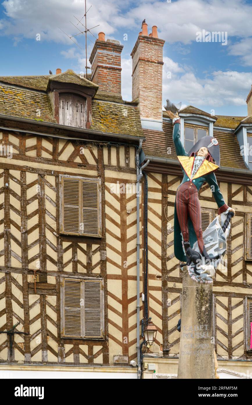 France, Bourgogne Franche Comté region, Yonne, Auxerre, rue du Temple ...