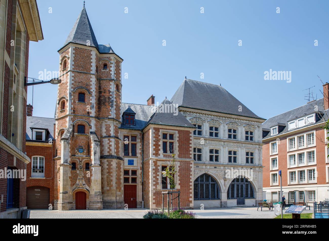 Universite de picardie jules verne hi-res stock photography and images ...
