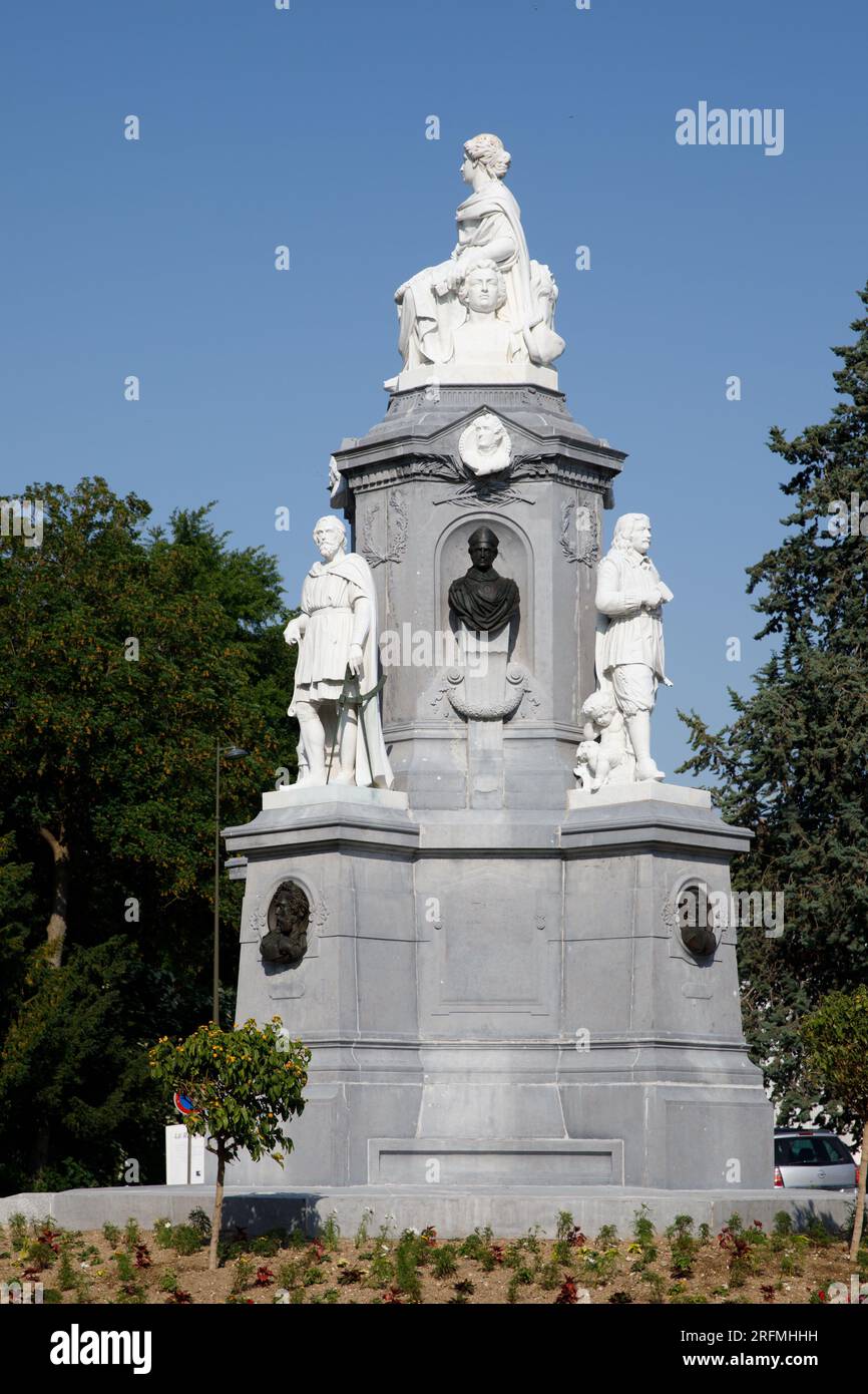 France, Hauts-de-France region, Somme department, Amiens, Place du ...