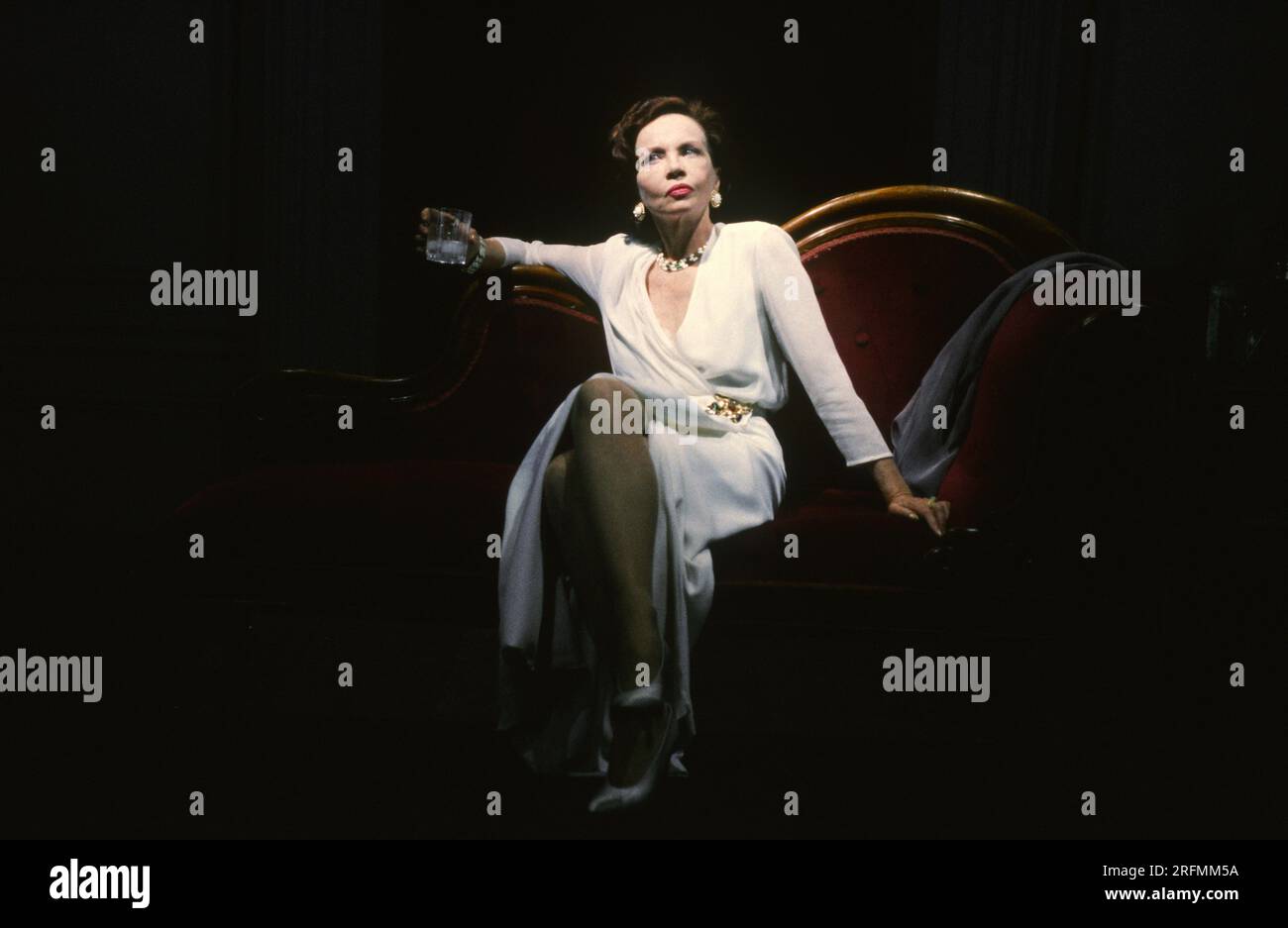 Leslie caron 1990s hi-res stock photography and images - Alamy