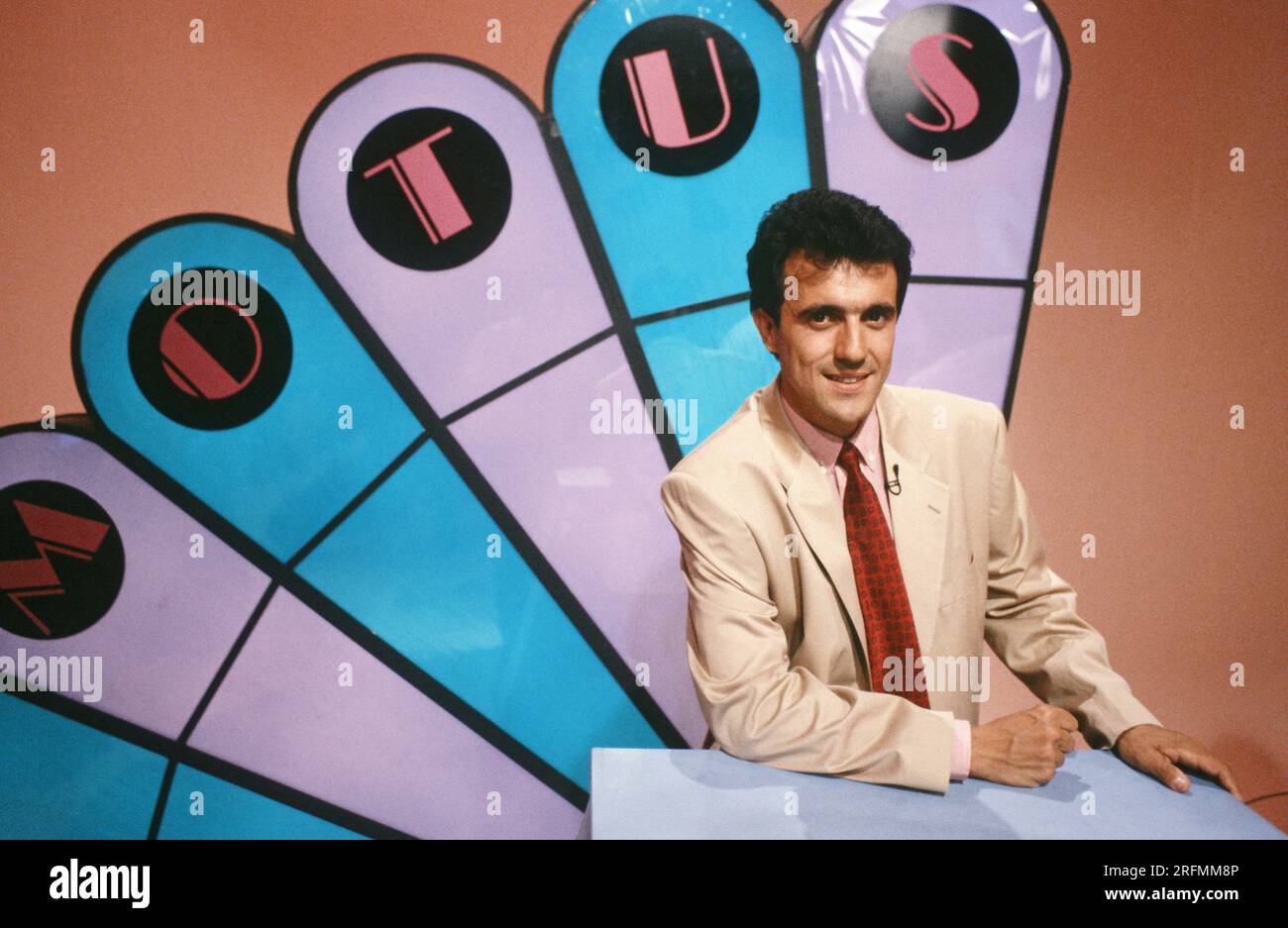 Thierry Beccaro on the set of the game show "Motus", which he presents ...