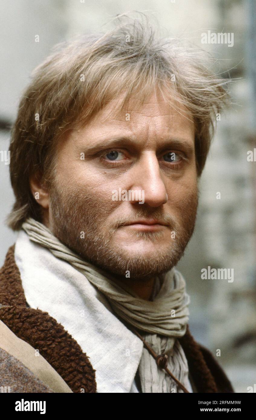 Les colonnes du ciel TV series (1985) / France Season 1, episode 1 ...