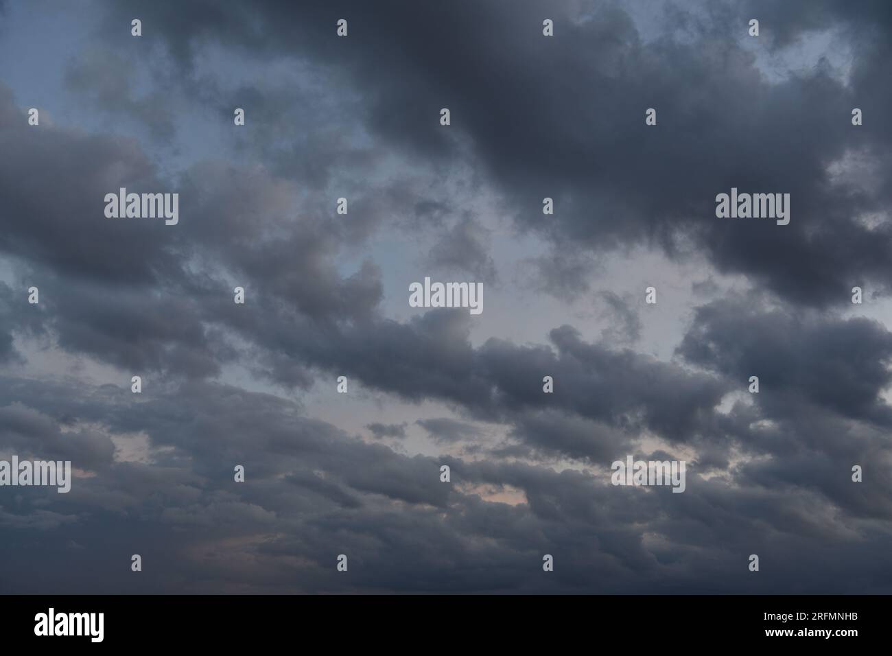 Strato cumulus clouds hi-res stock photography and images - Alamy