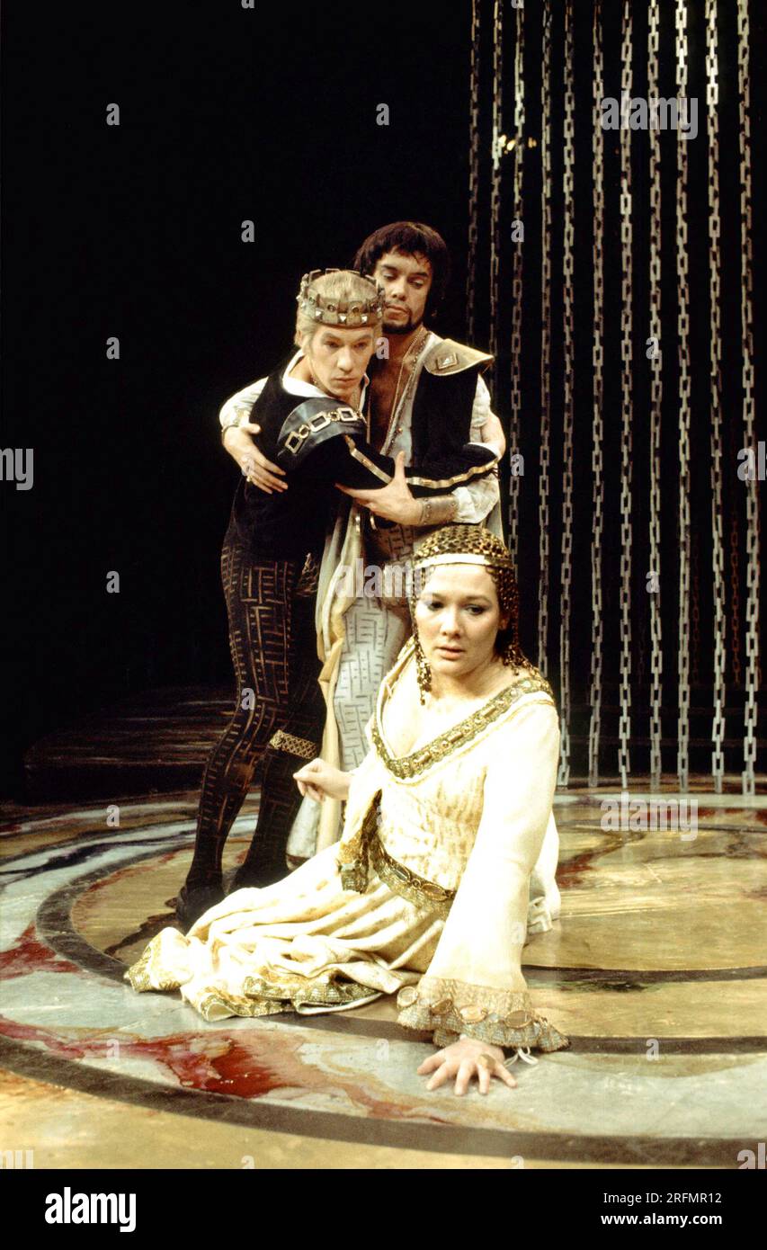 l-r: Ian McKellen (Edward II), James Laurenson (Piers Gaveston), Diane ...