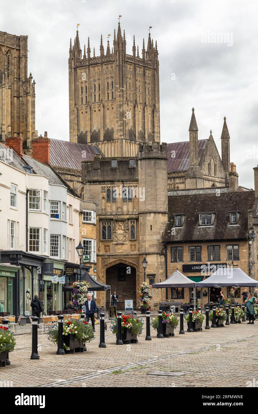 Historic Paupers Gate in Wells Market Place / Market Square, City of ...