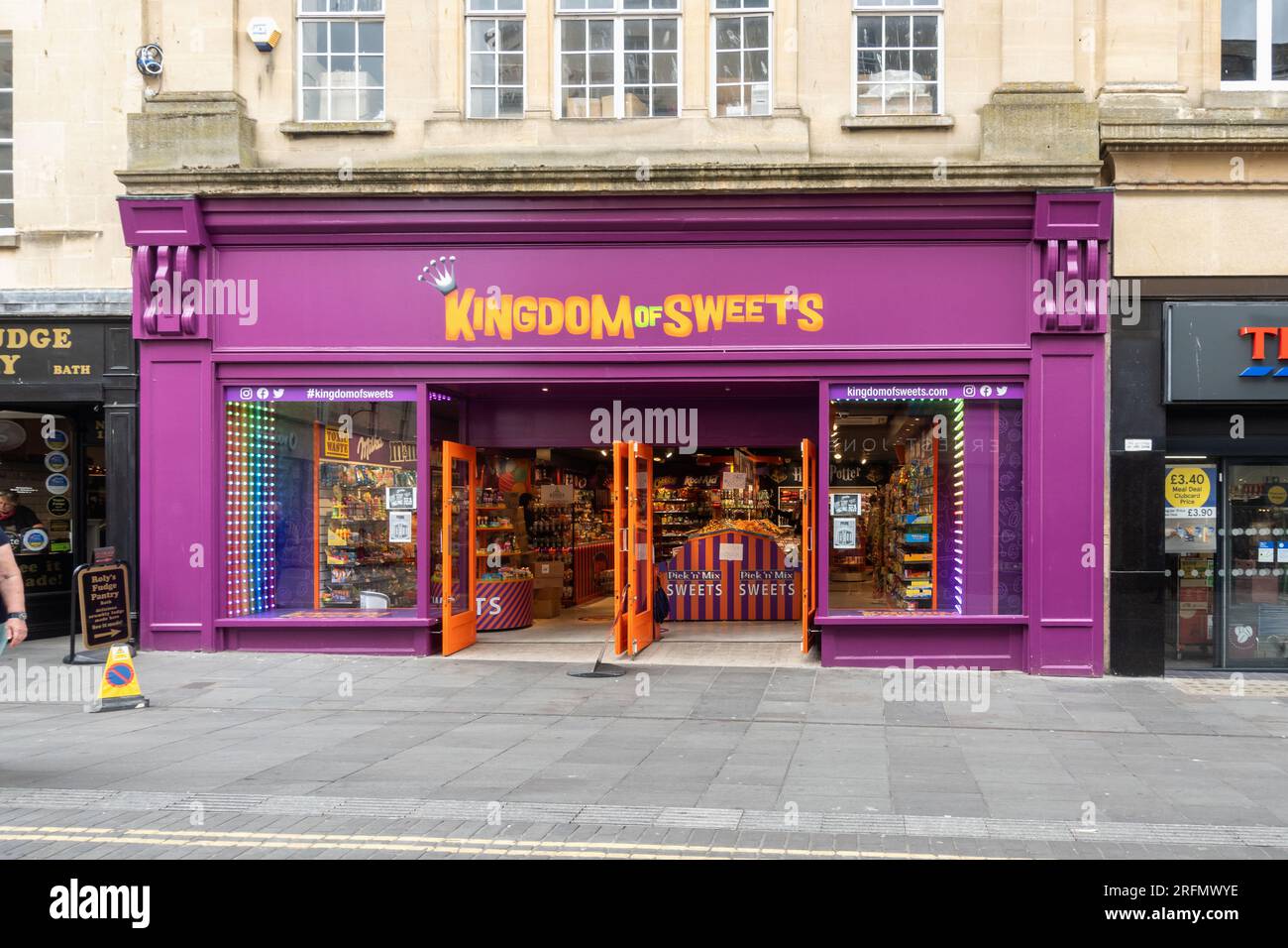 Kingdom of Sweets shop in Bath City centre. A confectionery retailer ... Kingdom of Sweets shop in Bath City centre. A confectionery retailer ...