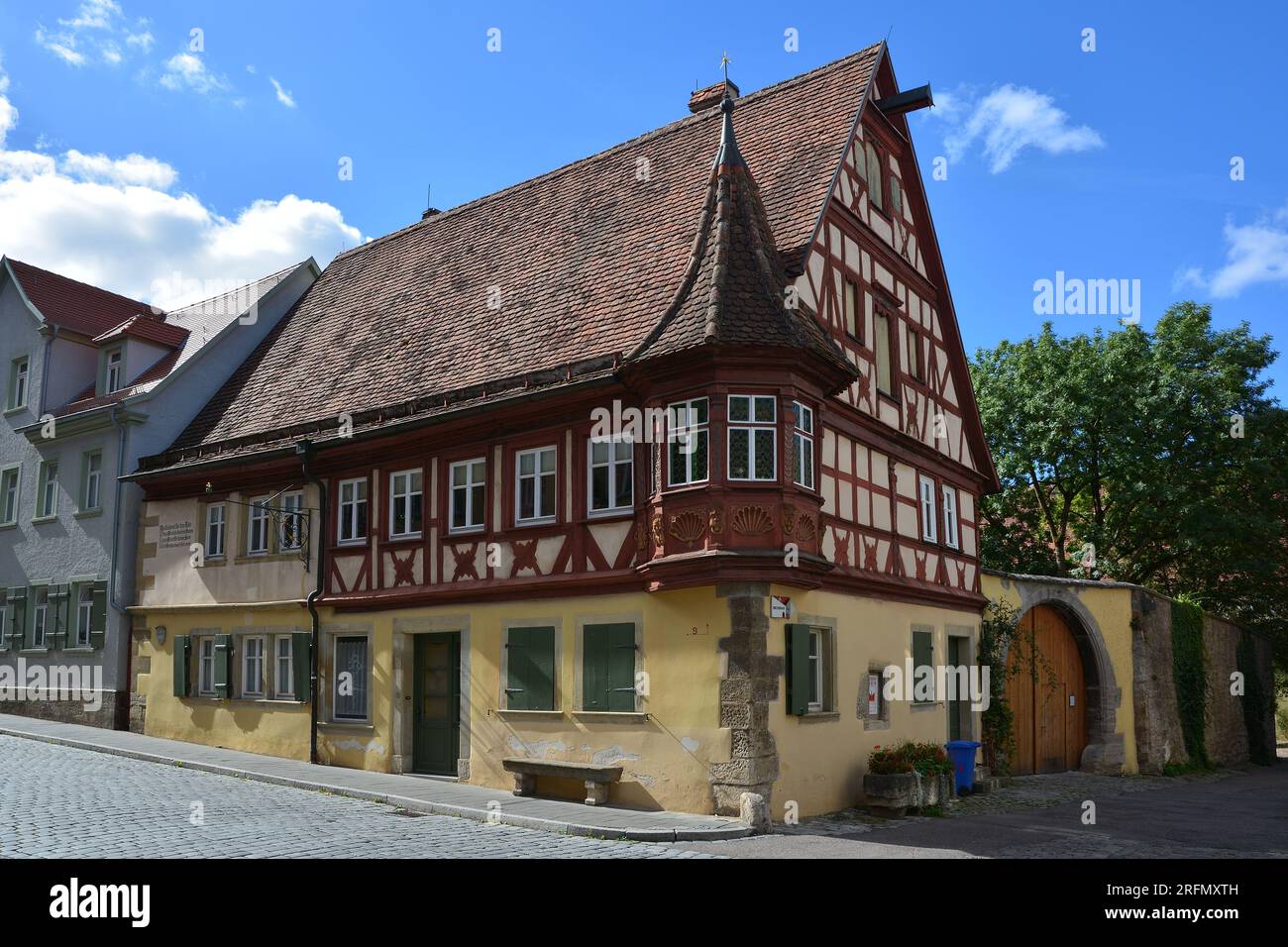 Fachwerkhaus / half-timbered house in Rothenburg ob der Tauber, Franken ...