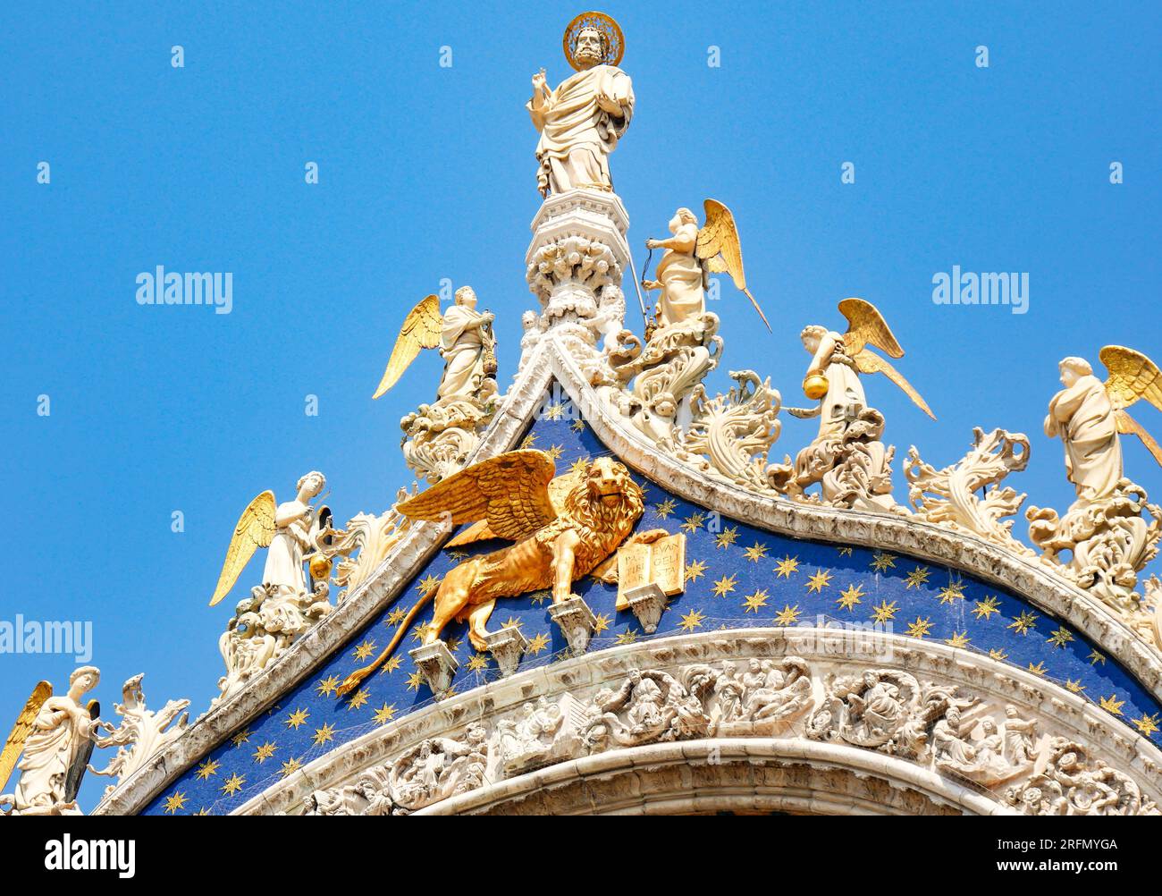 Venice. Saint Mark and golden lion statue, facade of the Basilica di San Marco Stock Photo - Alamy