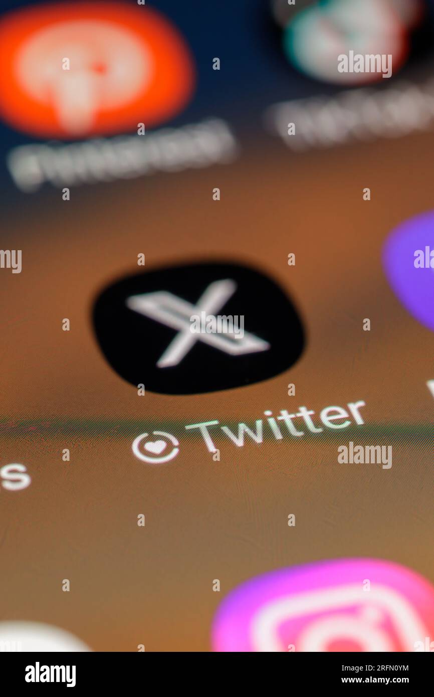 Twitter x logo tweet hi-res stock photography and images - Alamy