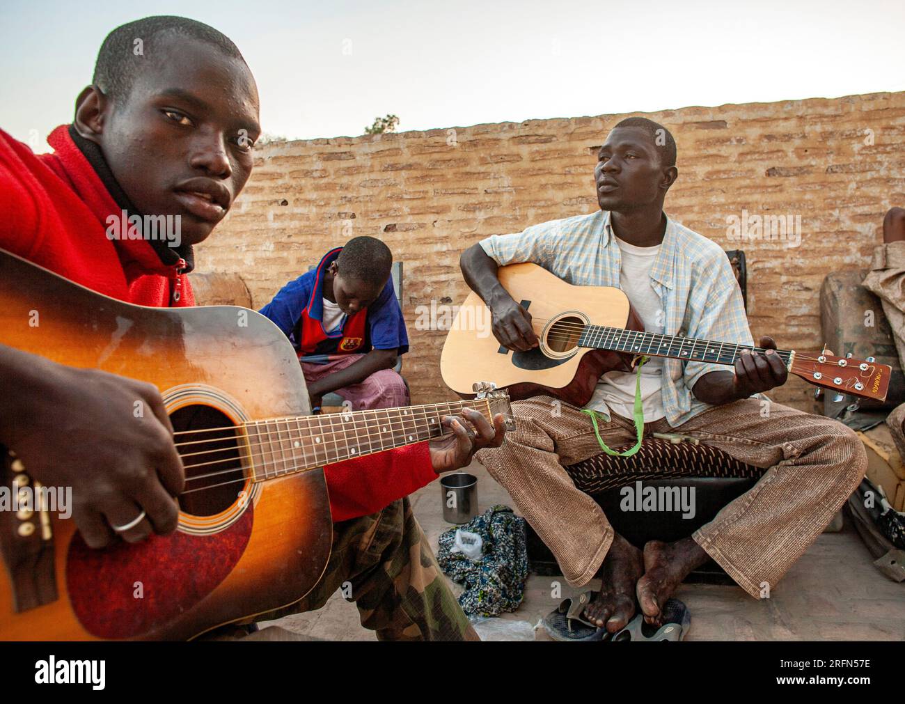 Outdoor concert in Niafunke ,Mali, West Africa Stock Photo - Alamy
