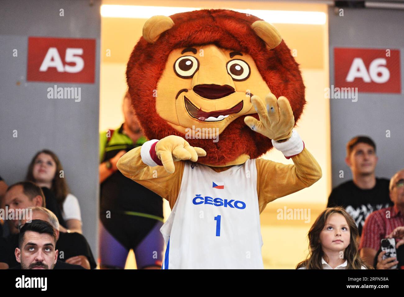 Mascotism hi-res stock photography and images - Alamy