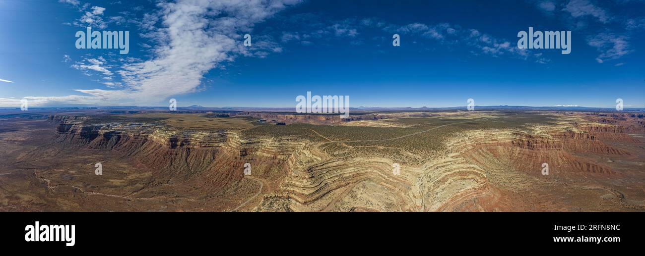 View over San Juan river canyon in Utah from Muley Point near Monument ...