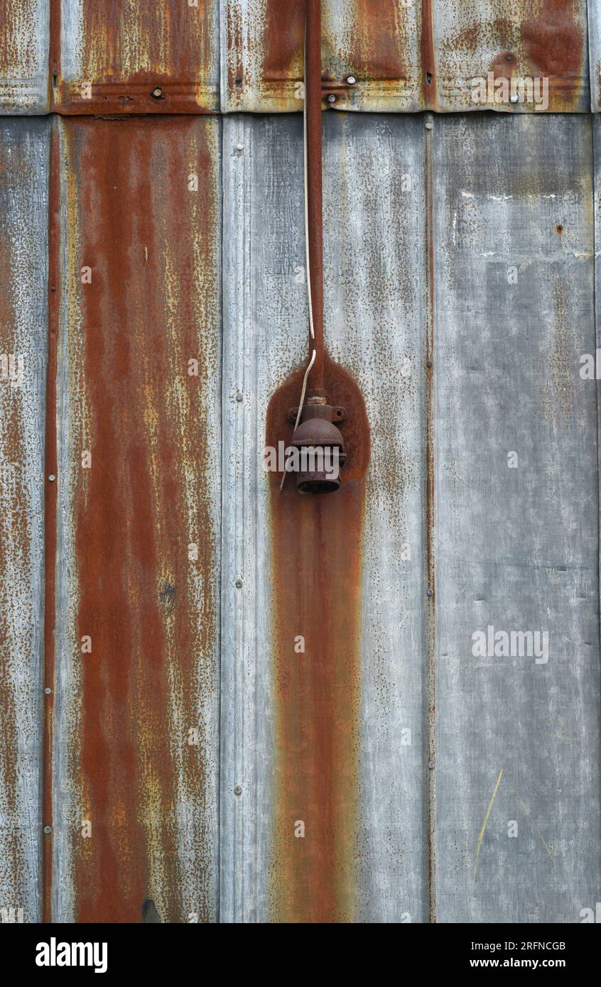 Siding drip hi-res stock photography and images - Alamy
