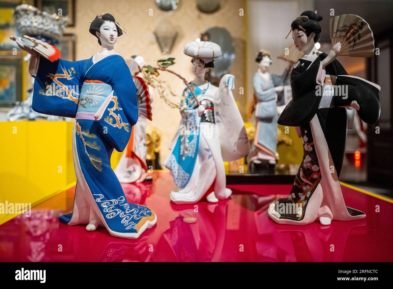 Heisei period hi-res stock photography and images - Alamy