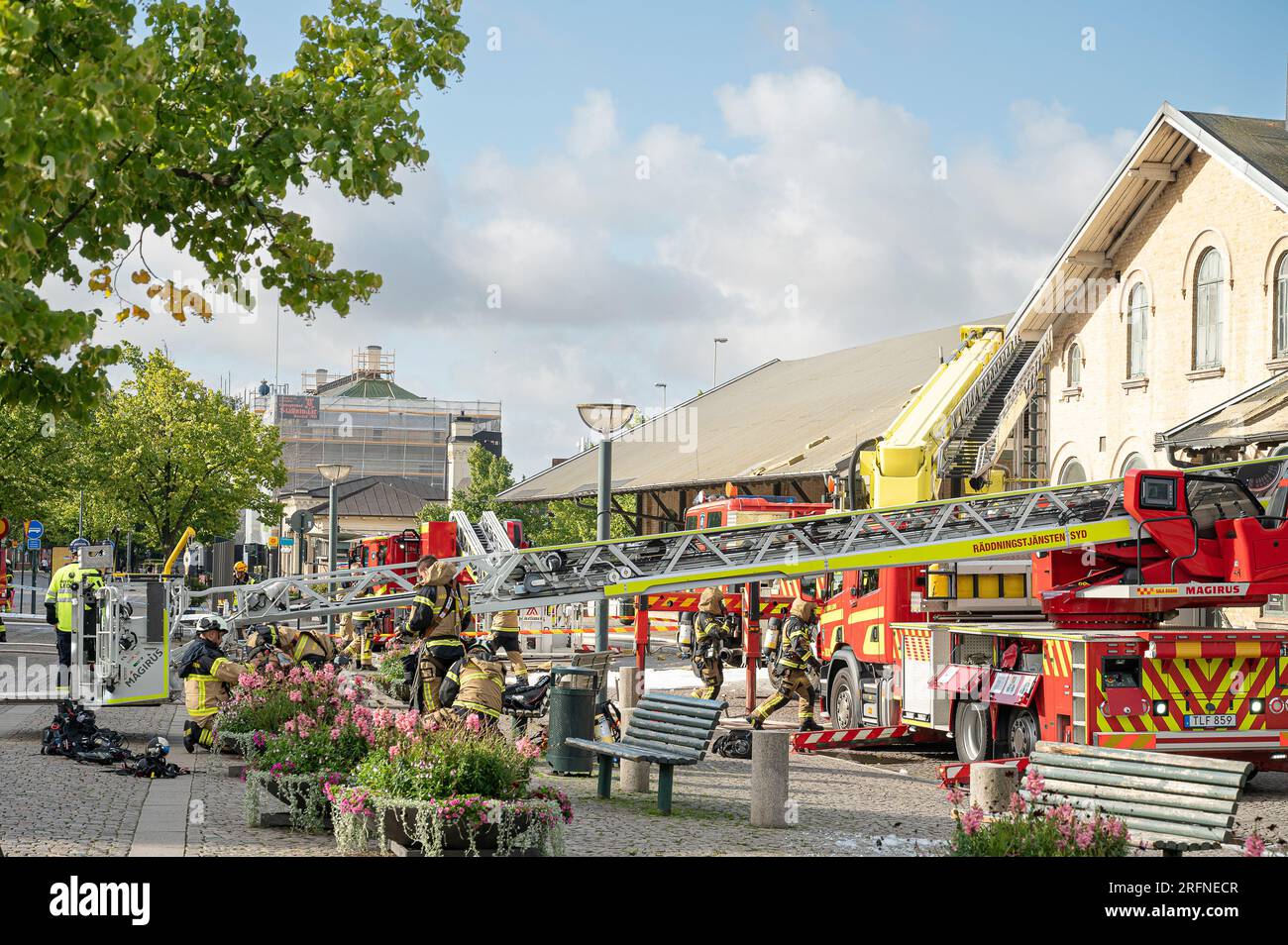 Ladder firefighting hi-res stock photography and images - Alamy