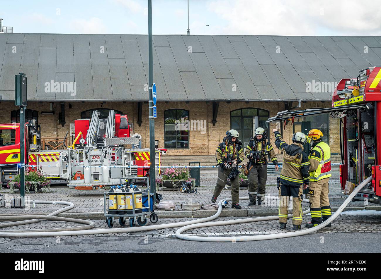 Firefighter fire station hi-res stock photography and images - Alamy