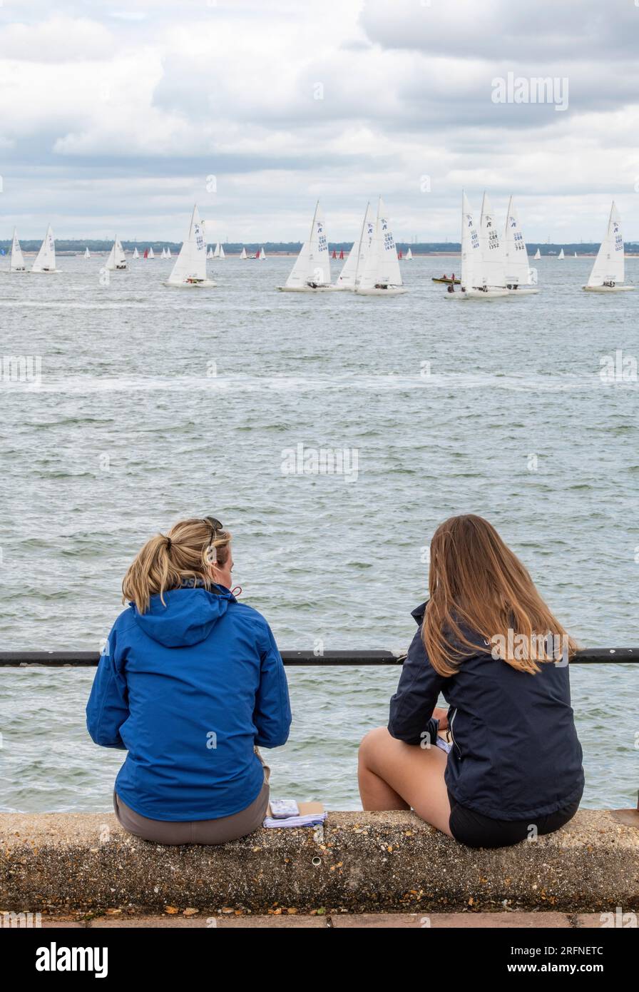 Yachtwomen hi-res stock photography and images - Alamy