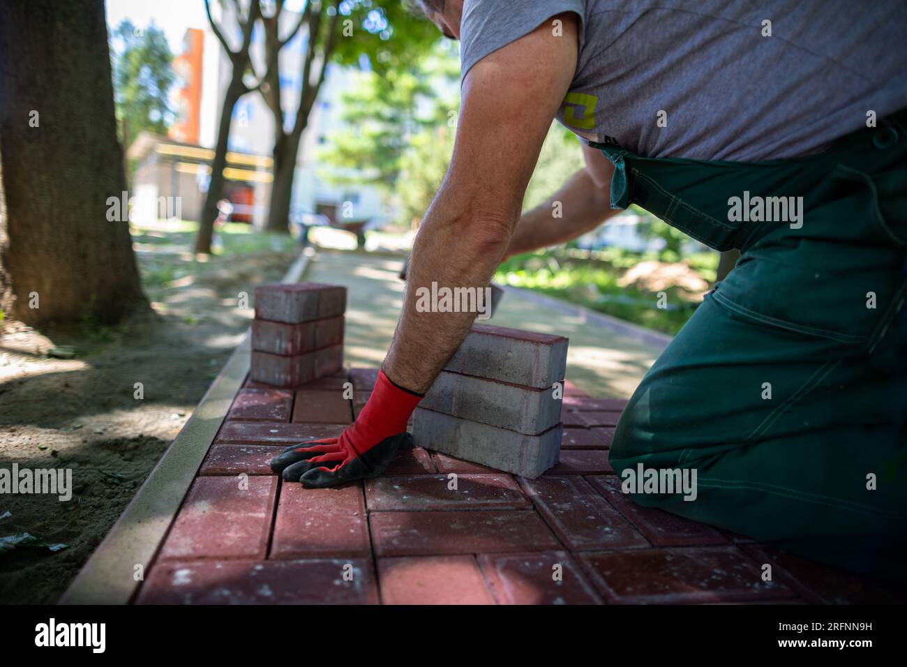 Pavers being laid hi-res stock photography and images - Alamy