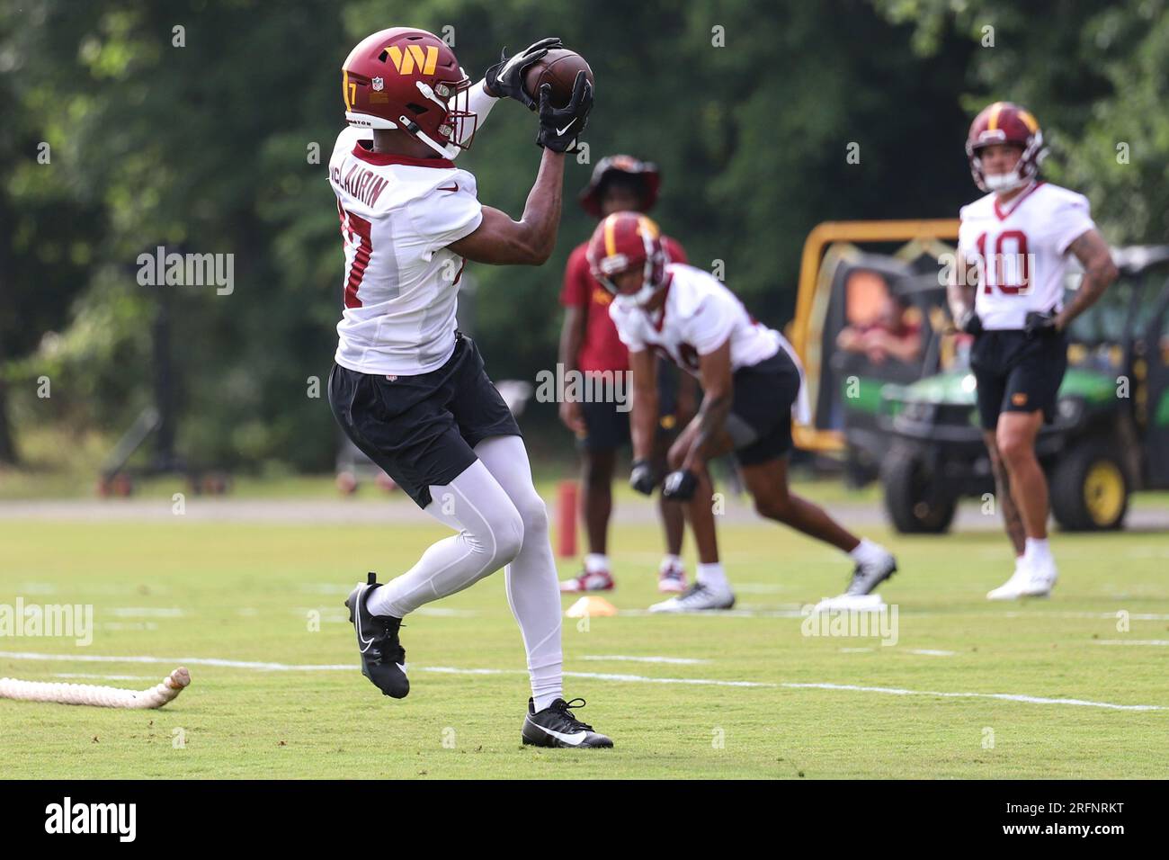 Washington Commanders Wide Receiver Terry McLaurin (17) making a catch ...