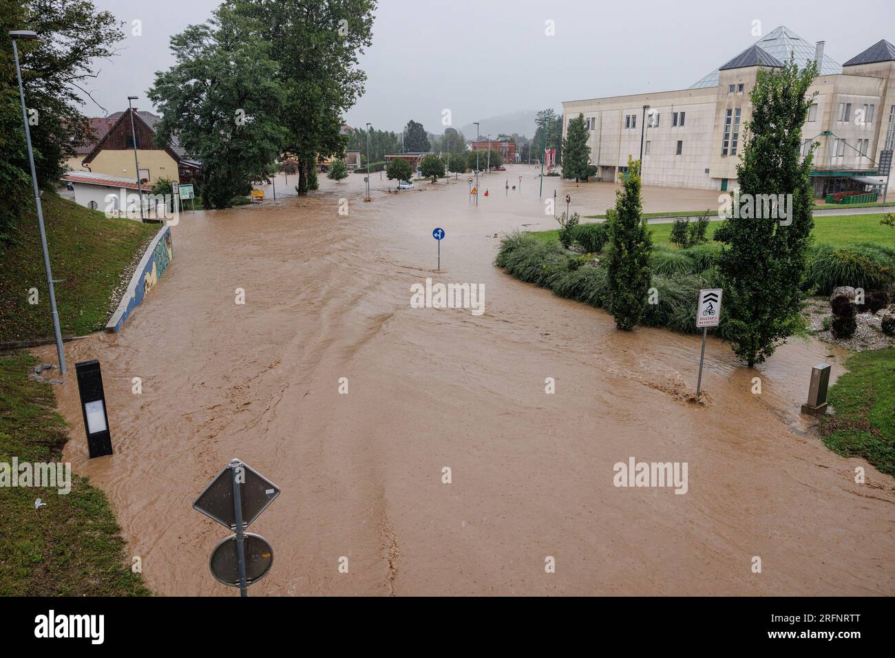 Medvode, Slovenia. 04th Aug, 2023. The river Sora runs through the city ...