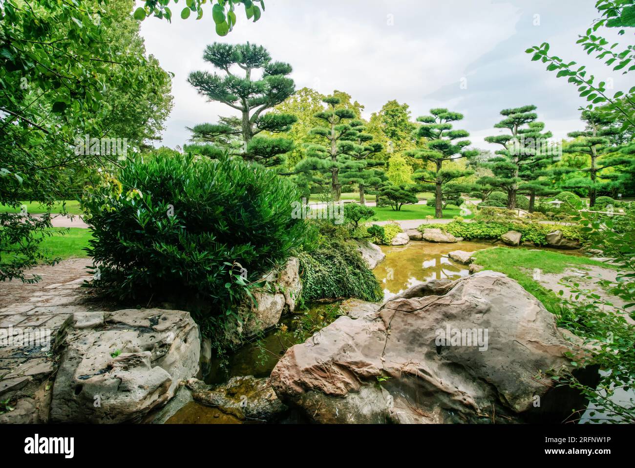 Niwaki hi-res stock photography and images - Alamy